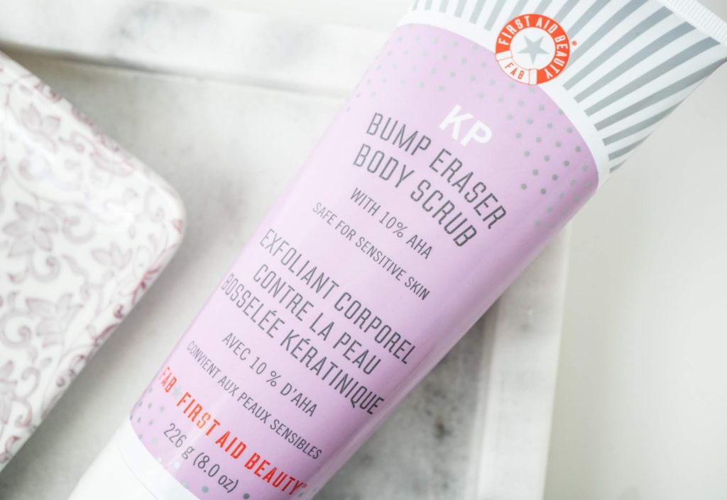 Peeling Gegen Erdbeerhaut First Aid Beauty Bundle: KP Bump Eraser Body ...